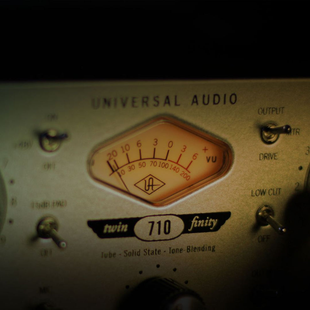 Universal Audio 710 Twin-Finity Microphone Preamplifier – DeathCloud